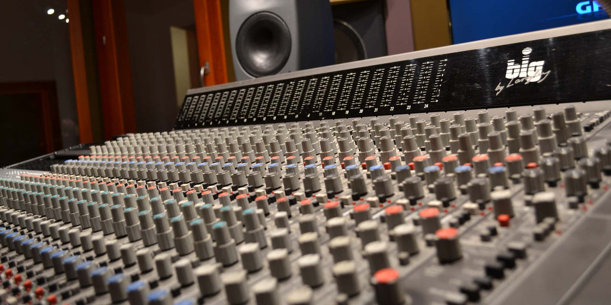 stage-studio-audio-712377_1200x1200.jpg?v=1657828563